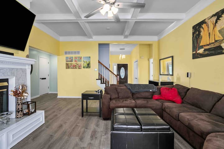 Amazing Spacious4bedrooms5beds2couches - Overland Park, KS