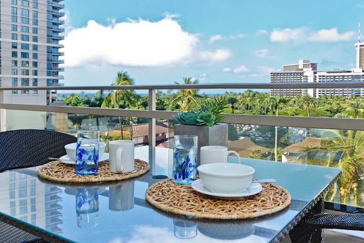 Heart Of Waikiki! 2bd/1ba, Sleeps 6! Rbw86 - Honolulu, HI