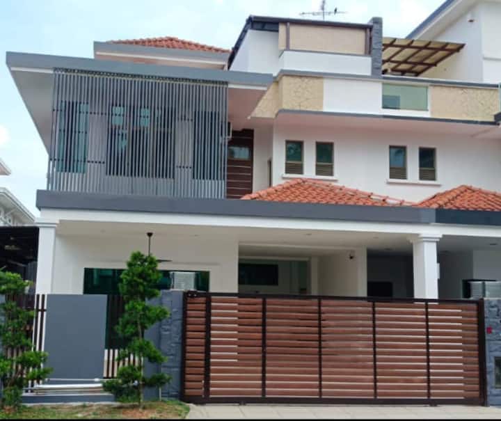 3 Storey Semi-d Luxury+leisure - Johor Bahru