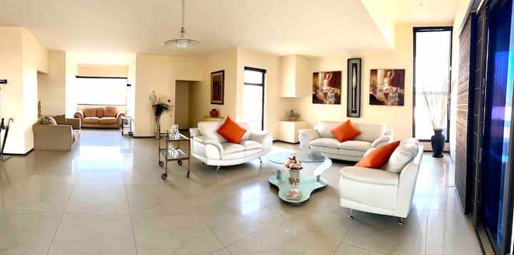 The Lion Cub Room, Presidents Palace Private Villa -