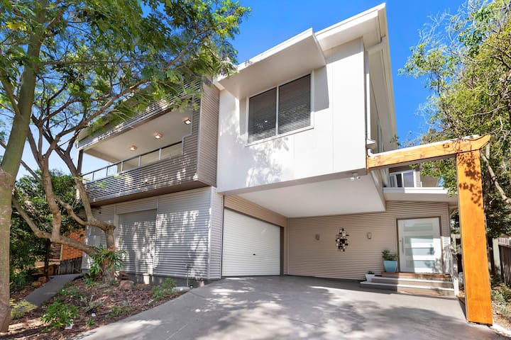 Resort Style Living And Bay Views - Batehaven - Batemans Bay