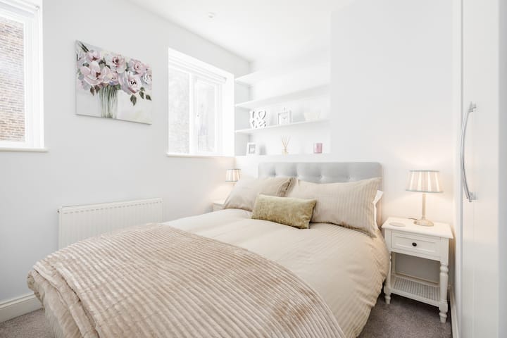 Comfy Modern 2-bed Notting Hill Portobello Apt - Londen