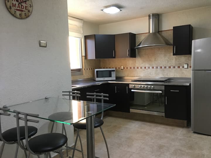 Departamento "A" Céntrico, Amplio, Cochera Privada - San Luis Potosí
