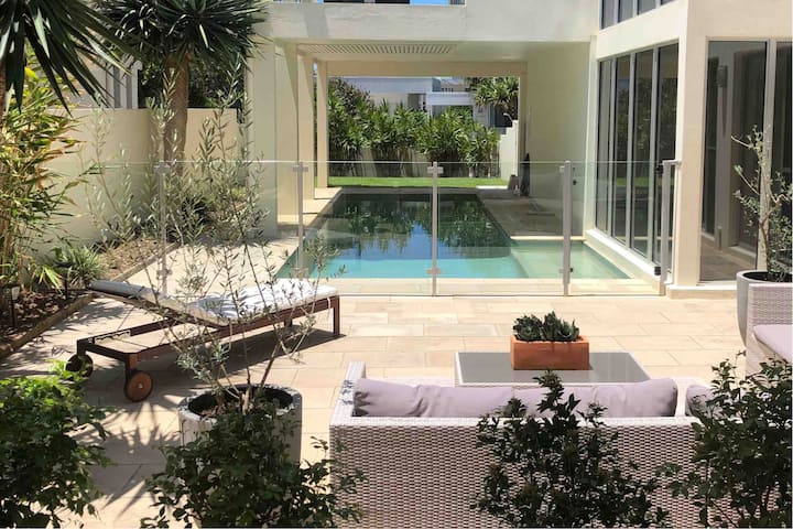 Beach Home + Pool + Sauna + Fire Pit - Kingscliff