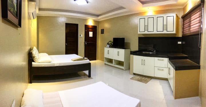 Rold&roub Studio Family Room
White Beach, Pg - Puerto Galera