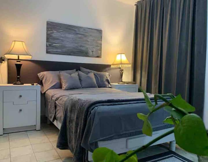 Cómodo Depa En áRea Médica, Con Estacionamiento - San Pedro Garza García