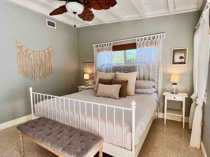 Indian Rocks Beach Cottage Rentals - Florida, United States | Airbnb