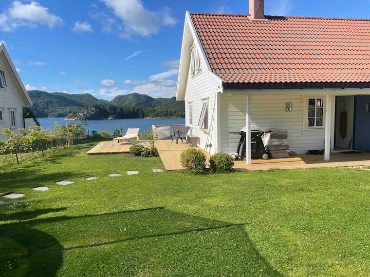 Hytte 50 M Fra Sjø, Brygge,strand. - Spangereid