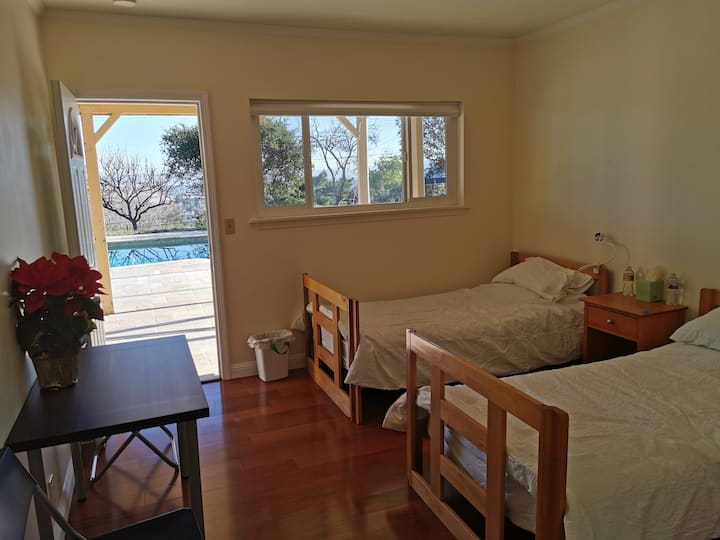 Bright, Clean, Quiet Private Room At San Mateo - San Carlos, CA