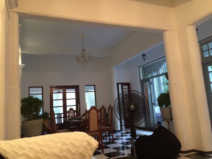 Colombo  Red Luxury  Villa - Colombo