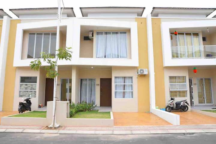 House and Apartment Vacation Rentals in Batam | Airbnb