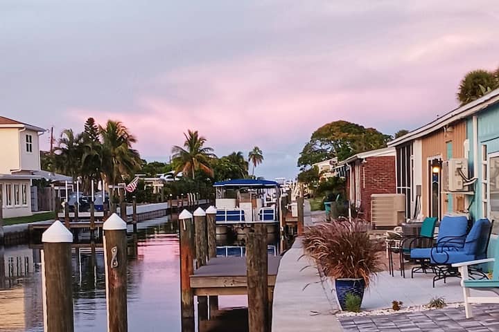 Waterfront Getaway Island Villa At Longboat Key - Longboat Key, FL