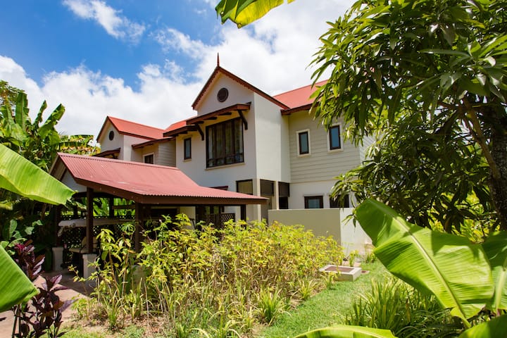 Mesonet With Garden - Mahé