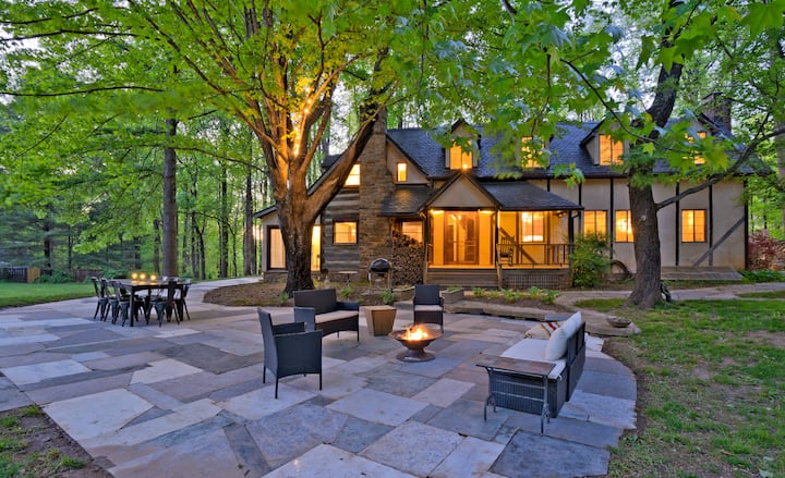 The Hidden Plum Hollow Residence - King Family Vineyards, Crozet