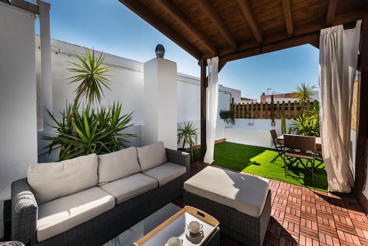 Terrace With Bathtub In Alameda, Center Of Seville - Sevilla