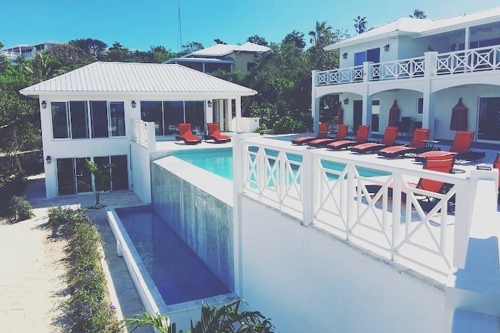The Dolphin House Villa - Turks and Caicos Islands