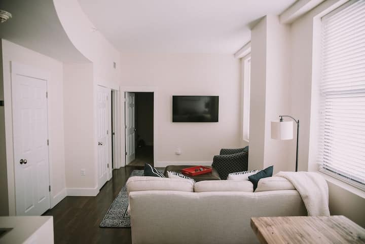 Attractive Condo In The Heart Of Downtown Lincoln - Lincoln, NE