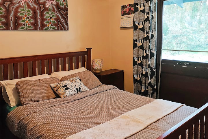 The Queen Room-feel At Home.
Spacious Home & Pool. - Adelaide