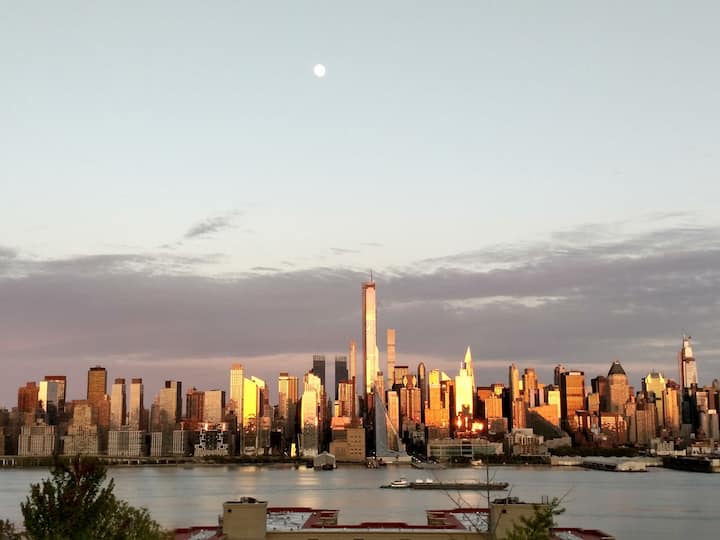 Direct Nyc View/open Concept Apt/easy Transport - Weehawken, NJ