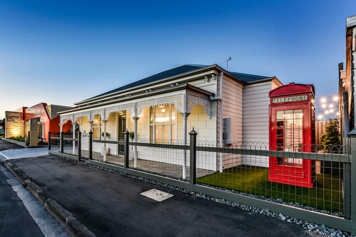 Aloha Central Luxury Apartment 4 - Blue Lake, Mount Gambier