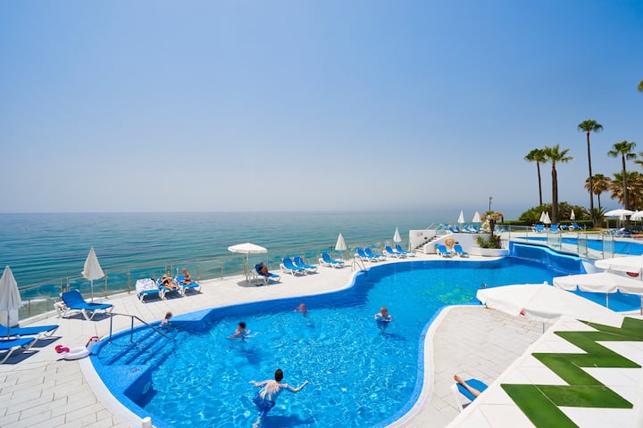 Dominion Beach Sea Views/new/3bdr/front Beach - 埃斯特波納