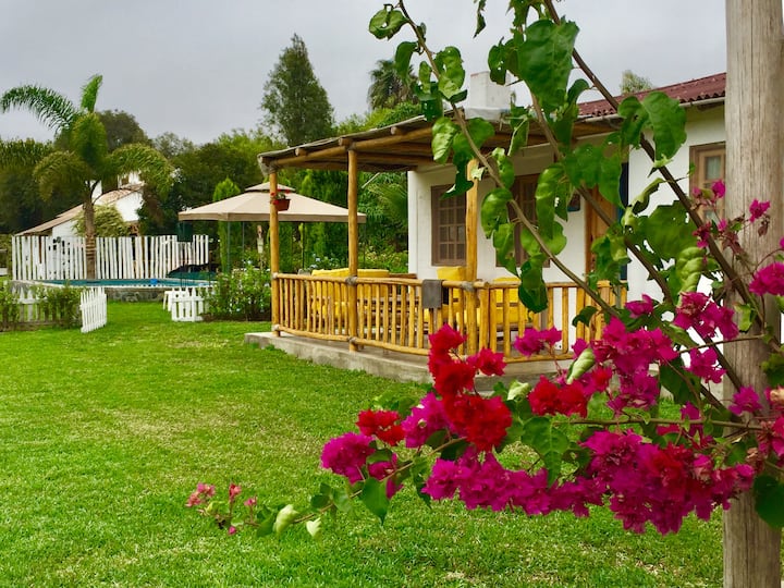 Bungalow Familiar En San Antonio, Mala - Mala