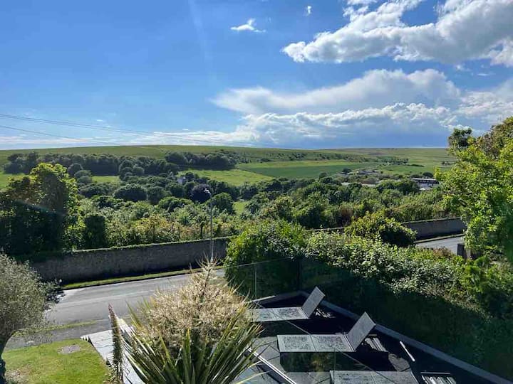 Longhill House With Stunning Views & Free Parking - Brighton & Hove