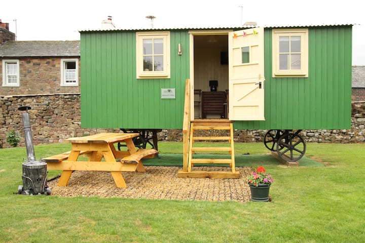 Hannah's Hide The Garrison Campsite Hadrians Wall - Bowness-on-Solway