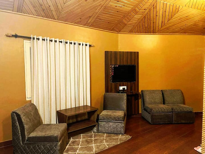 Uptown Cottage: Luxuriously Homely The Mall Shimla - Shimla