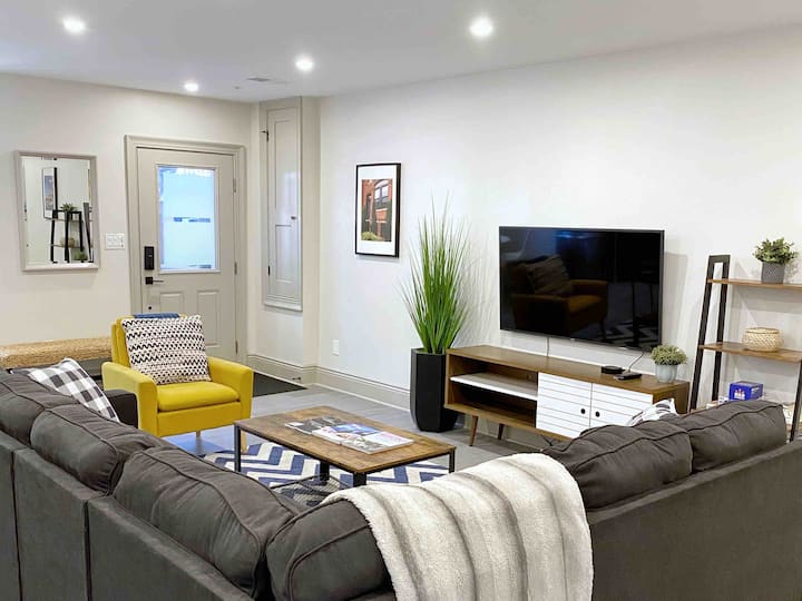 Modern 2 Br Private Basement In Historic Row Home - Washington, DC