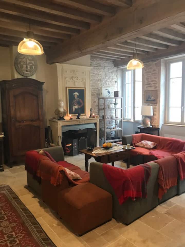 La Maison De Lea, Chambres D'hôtes De 14 Couchages - Saône-et-Loire