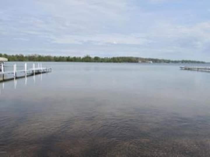 Lakefront Cottage On Coldwater Lake - Rose Lake, Coldwater