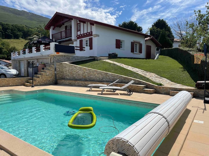 Pays Basque Ascain Villa Piscine Pied Montagnes - Urrugne