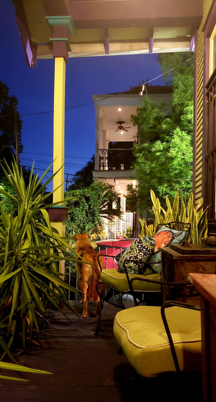 Garden Dist Gated Driveway, Fenced Yard, Streetcar - New Orleans, LA