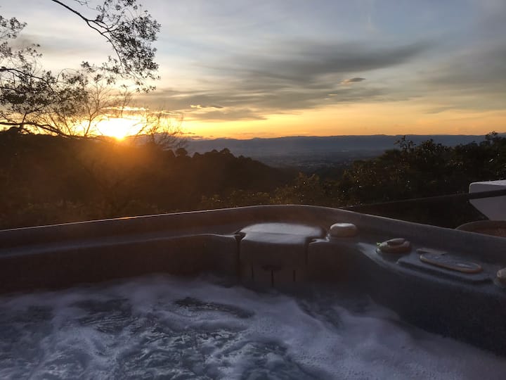 Casa De Campo, Carretera Hacia Antigua Guatemala - San Juan Sacatepéquez