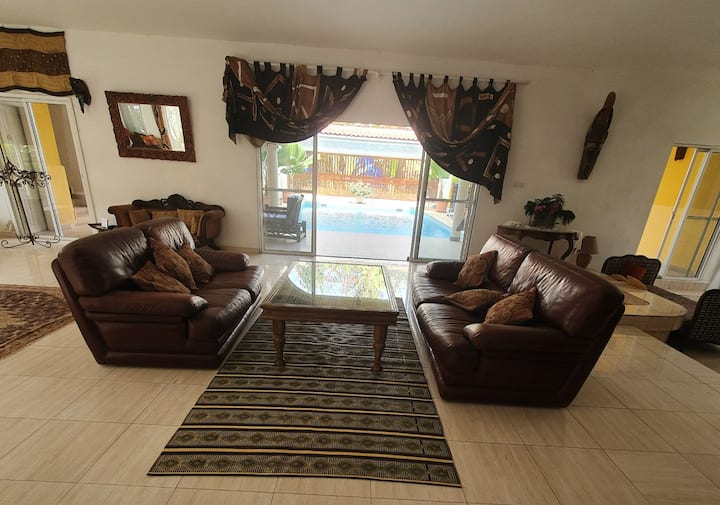 Villa Paisible Avec Piscine Aux Almadies/ngor - Dakar