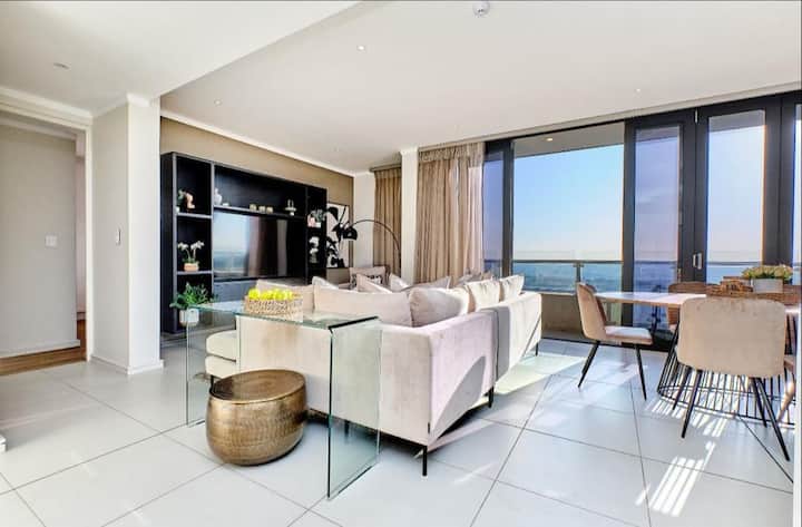 Luxury Two Bed Apartment In Sandton - Sandton