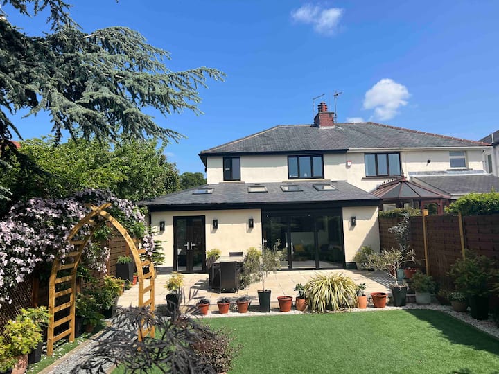 Amazing Indoor/ Outdoor Living! - Ilkley