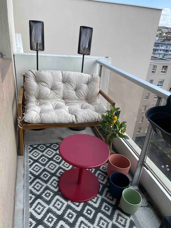Havre De Paix Avec Balcon - Villejuif