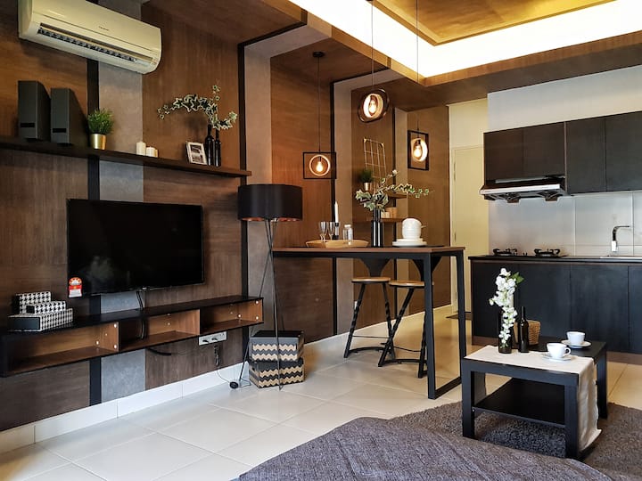 The Hub Damansara (Infinity Pool, Couple Stay) - Kota Damansara