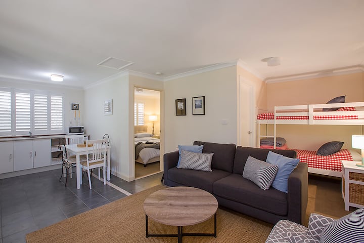 Clemandtines Vintage Beach Cottage - Binningup