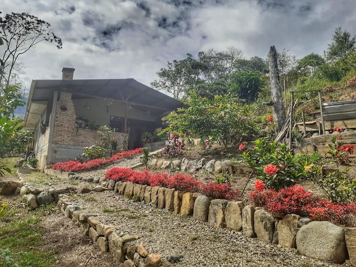 Casa De Campo En Limón Indanza. - Amazonas