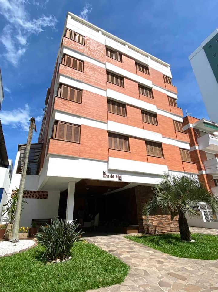 Apto No Centro De Capão. Uma Quadra Da Praia. - Capão da Canoa