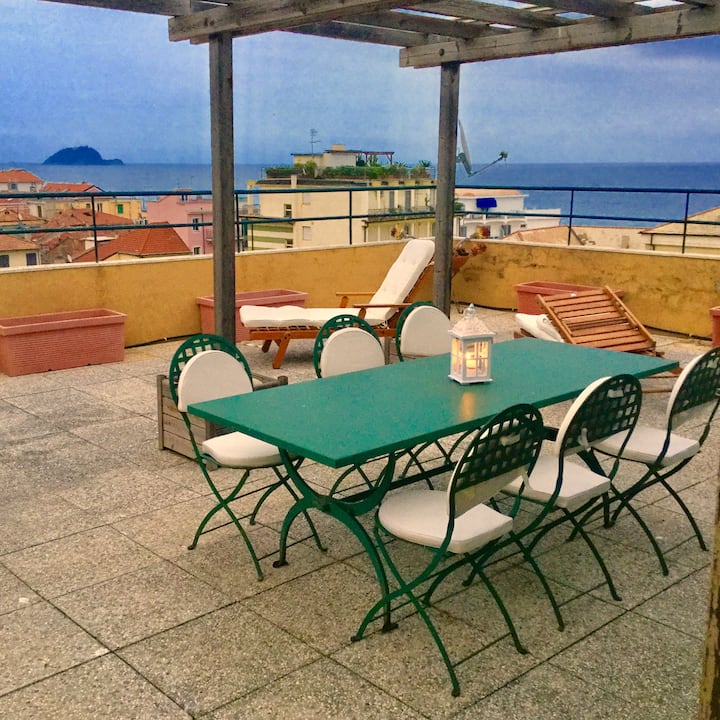 Attico A Pochi Metri Dal Mare - Alassio