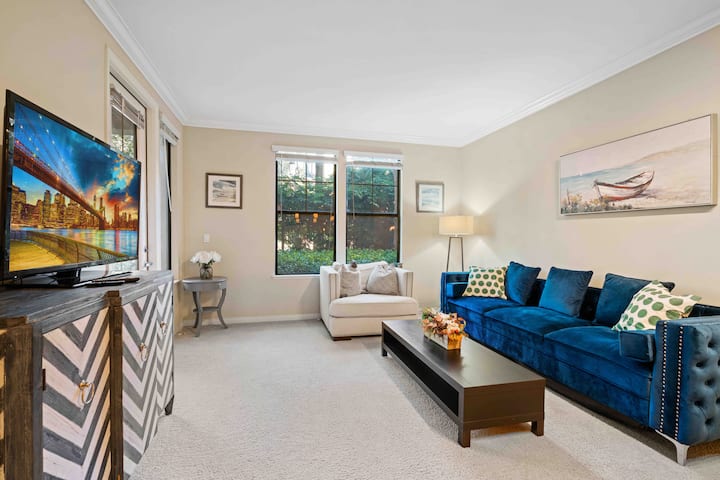 尔湾光谱中心附近/两房两卫/泳池公寓/健身房/厨房 - Lake Forest, CA