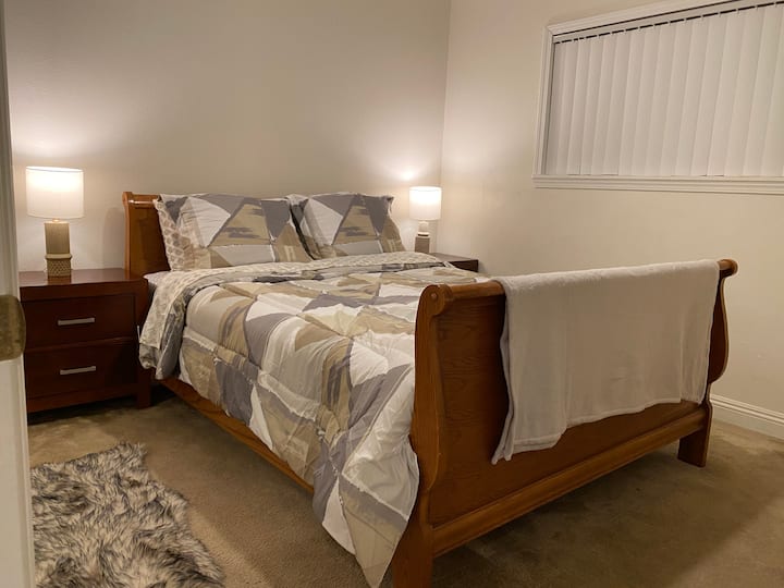 Private Room And Bathroom - Lakeside, CA