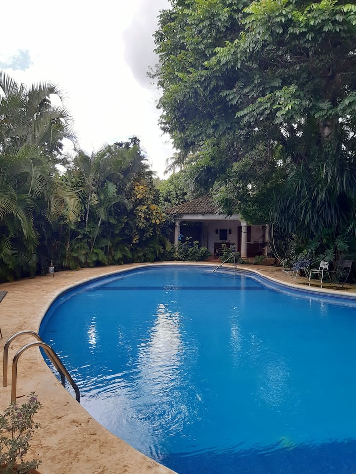 Beautiful Villa With Pool & Staff - Managua