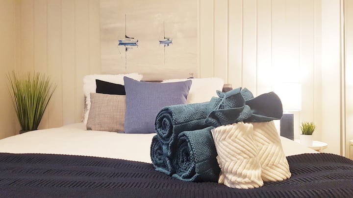 Lovely Westside Private Garden Suite! - Vancouver