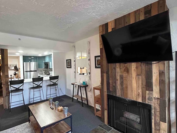 Charming 2 Bed/2 Bath Condo In Heart Of Prospector - Park City, UT