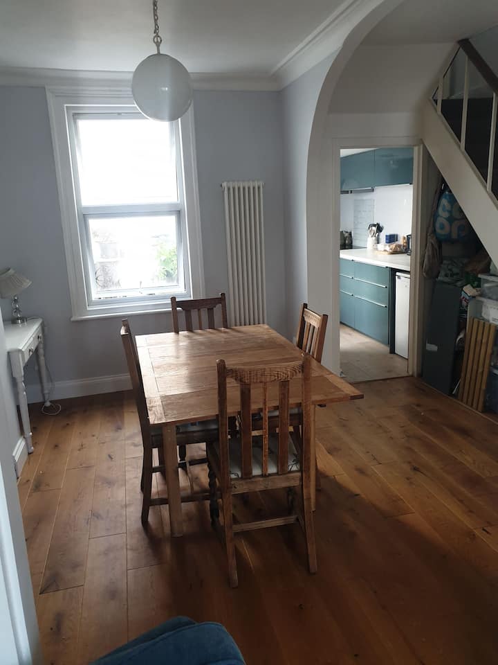 Double Room Available In Lovely House. - Brighton